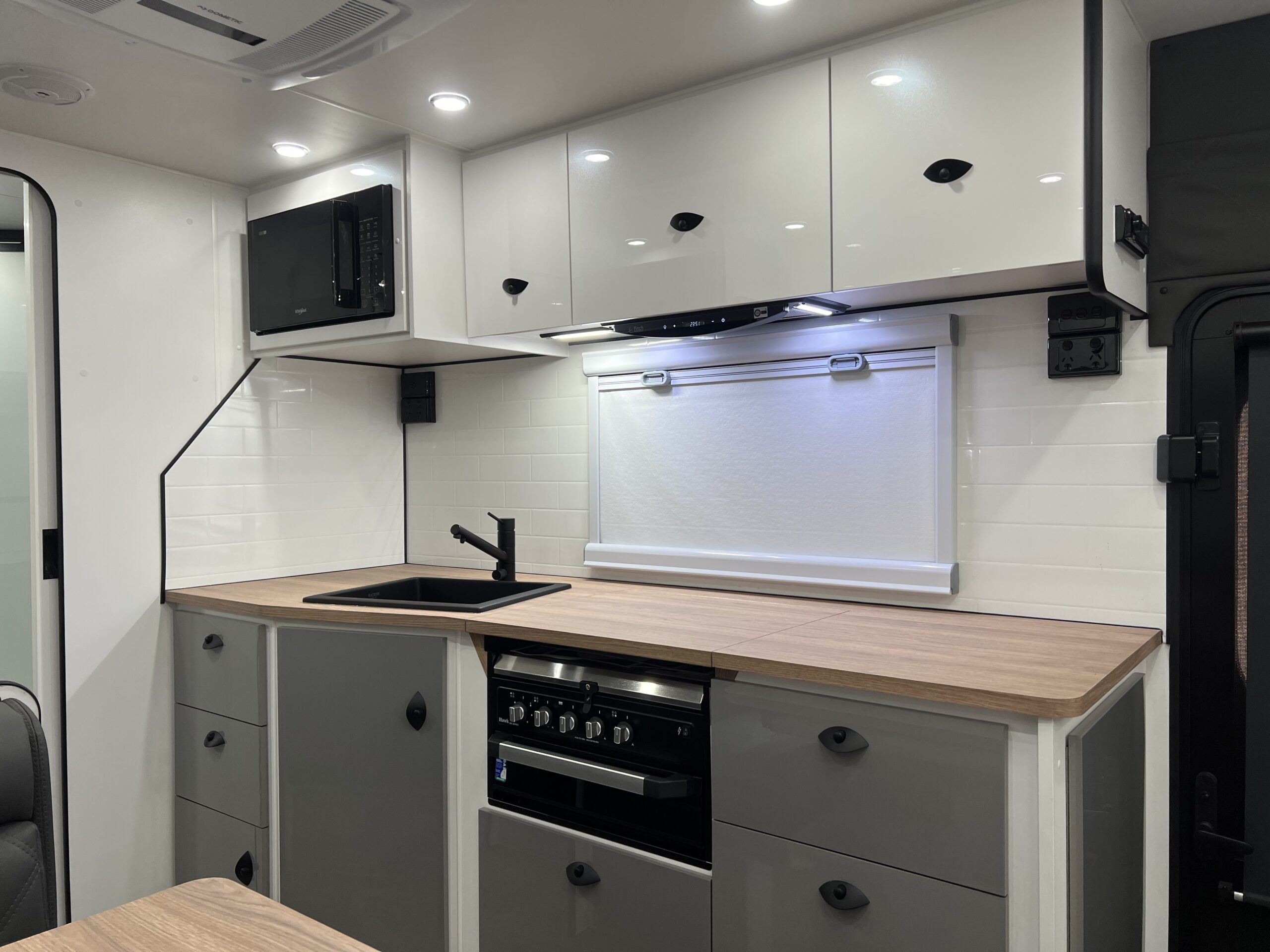 2025 Highclere Carnarvon Oasis – Revolution Caravans